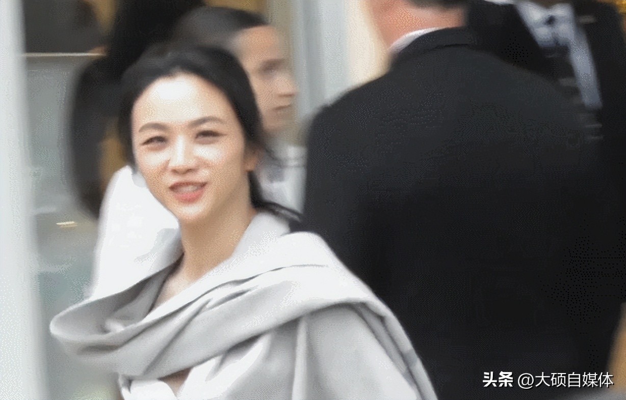 Tang Wei Stunning Cannes Film Festival Red Carpet! Like a Disney ...