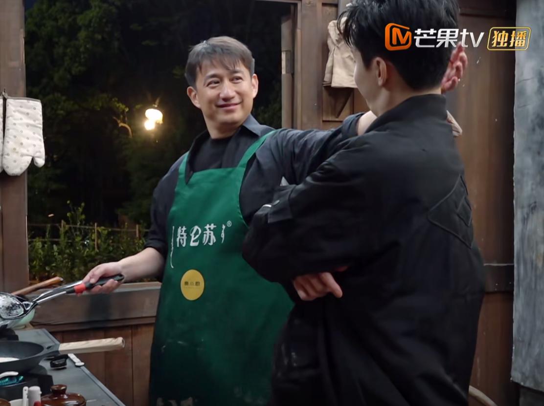 I cried! Huang Lei rushed to the door to pick up Liu Xianhua, He Jiong ...