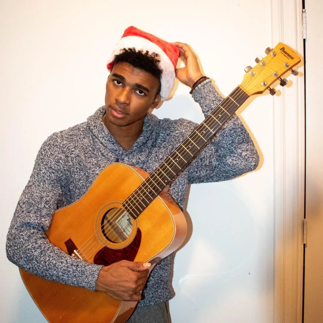 The fashionable male model graduated from the New York University ...