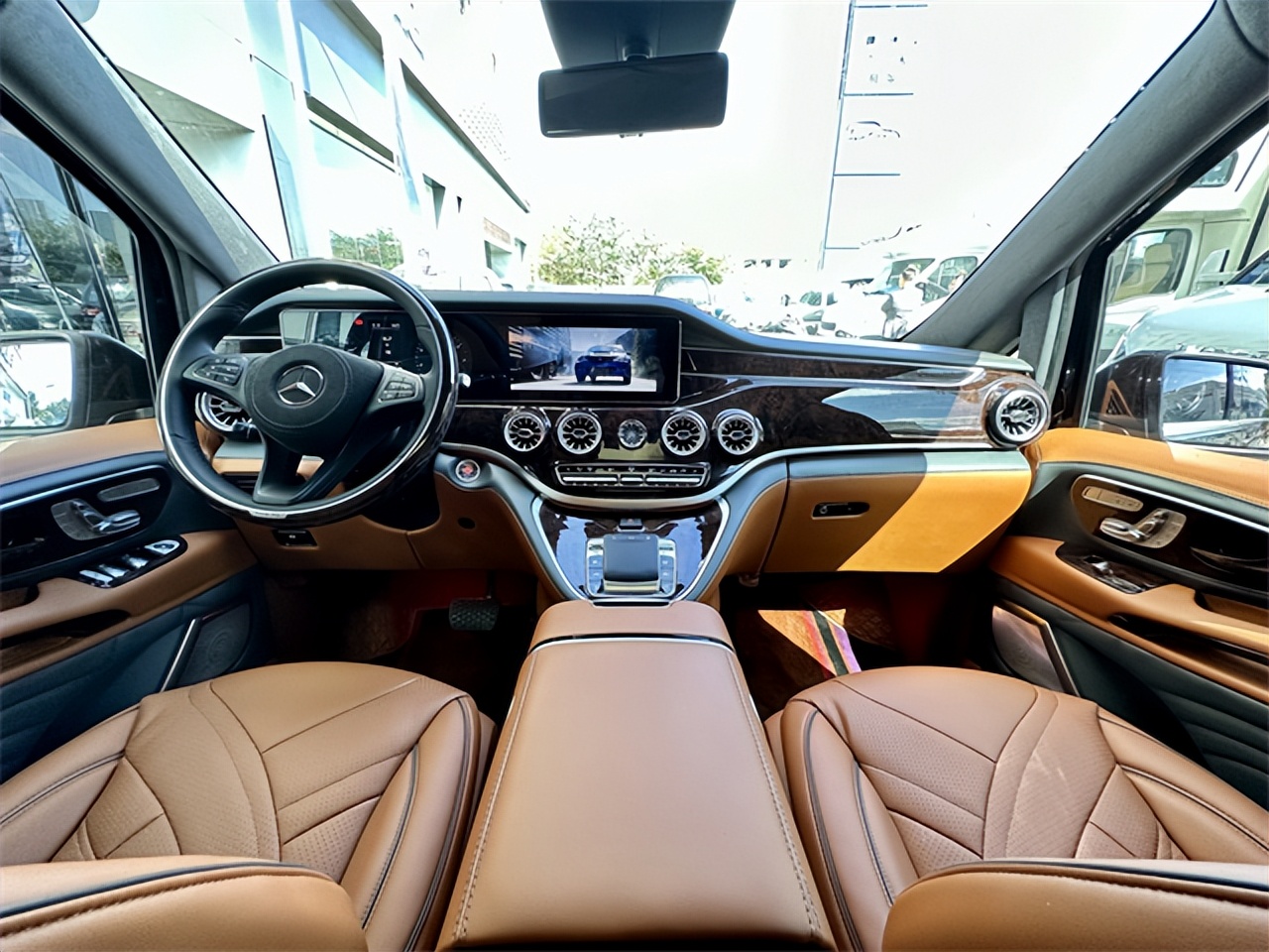 Mercedes-Benz Vito customized luxury configuration and interior ...