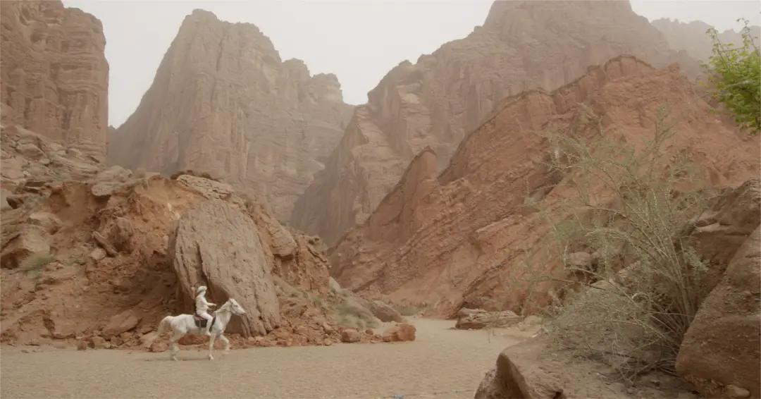 "Legend of the Snow Ridge Hunter": Mysterious Creature "Snow Ape ...