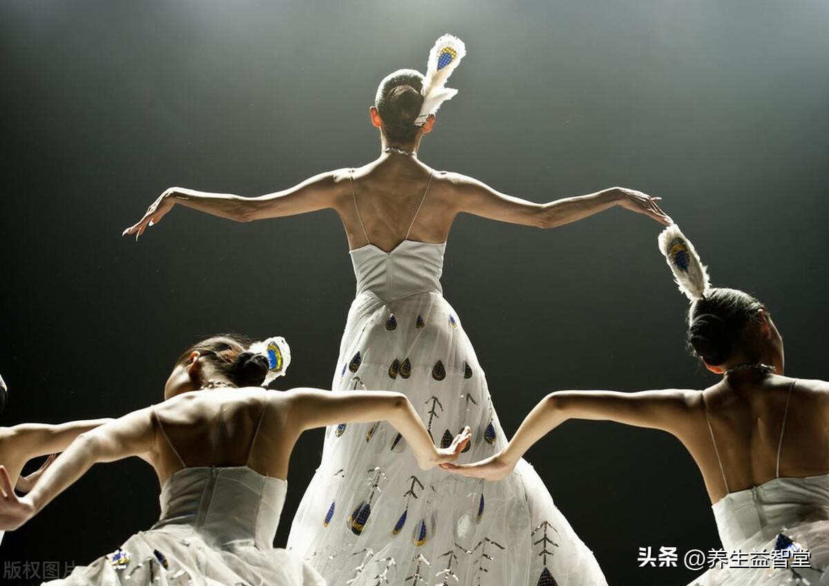 Yang Liping responds to peacock dance controversy - iNEWS