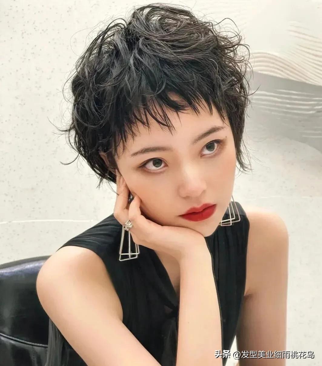 Charming "short hair perm" - iNEWS