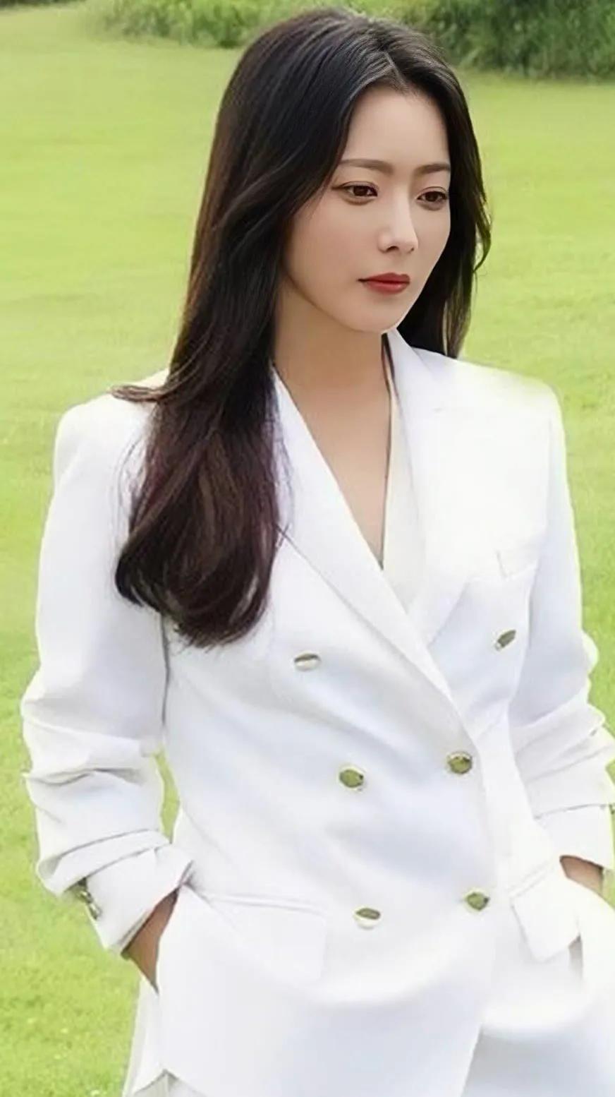 Korean actress: Kim Hee-sun - iNEWS