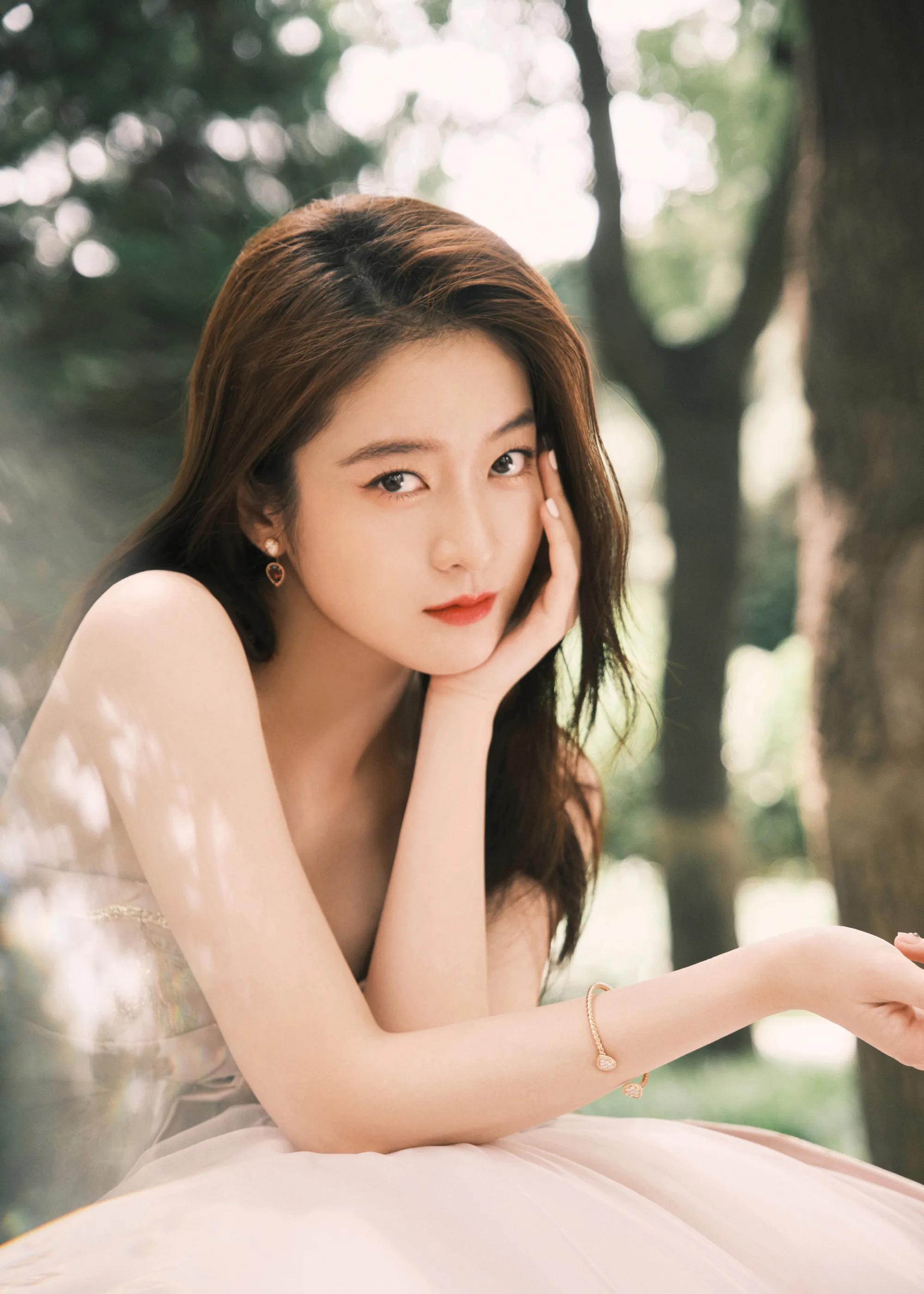 Exquisite Atlas - Zhang Xueying - iNEWS