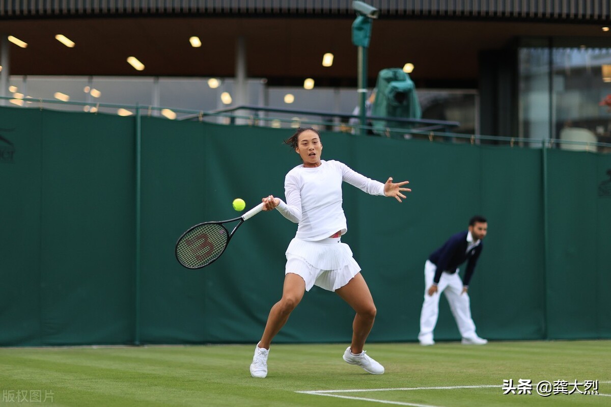 The ball is up!19-year-old Zheng Qinwen: Sweat pays off: Wimbledon 3rd ...