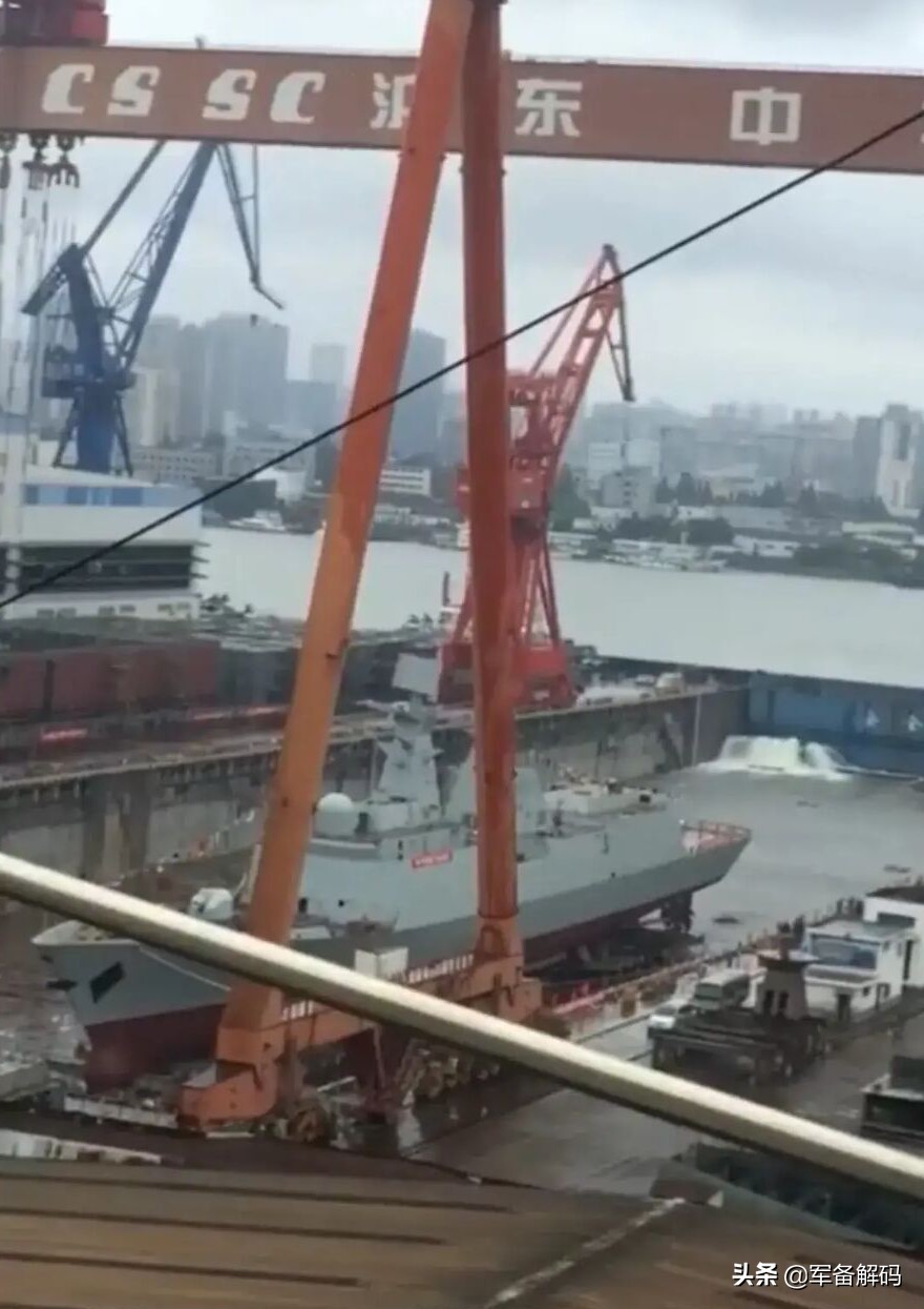 15 after 25?The new batch of 052D appeared in 7 ships, carrying the ...