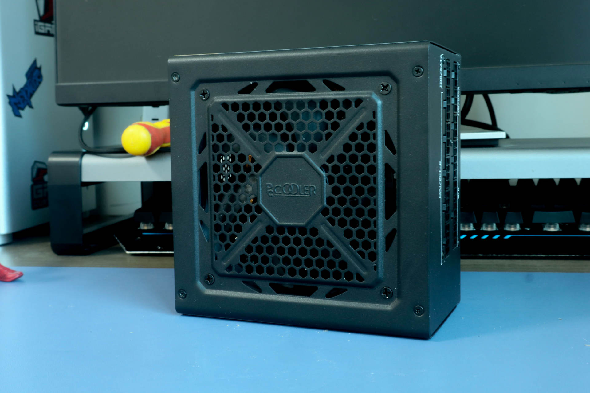 超頻三750W七防芯GI-K750金牌全模電腦電源評測 - 頭條匯