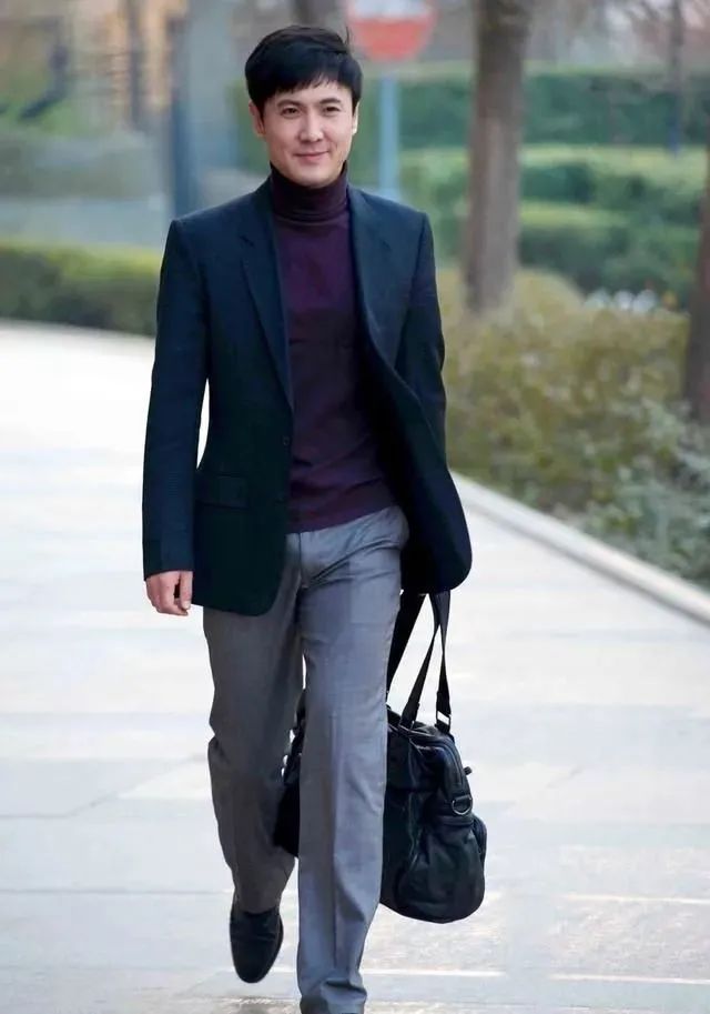 Famous actor Shen Teng, whose words are elegant and unrestrained, is ...