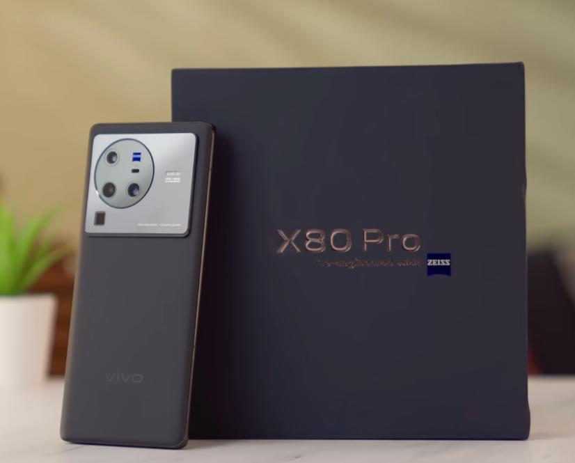 The top three domestic mobile phone cameras, each with its own "unique ...