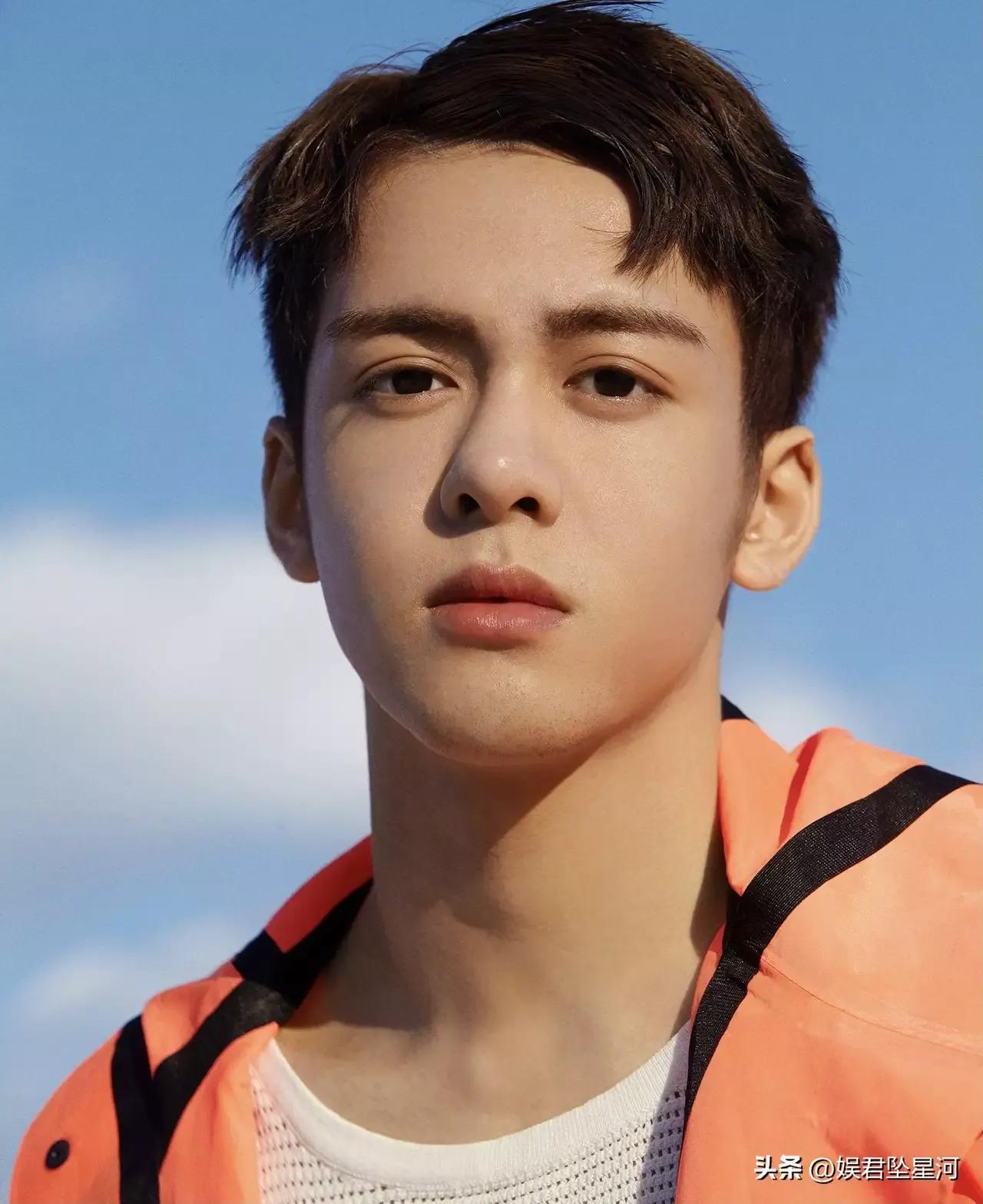 How many popular stars did the actors of "The Bottom Line" hit their ...