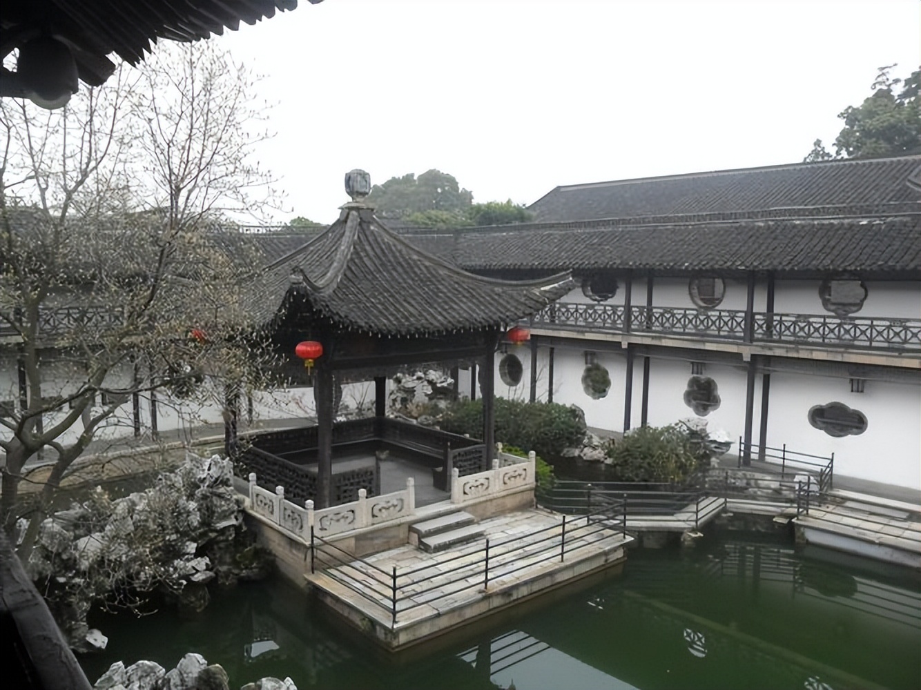 Fireworks in March Yangzhou Heyuan is full of people. I will teach you ...