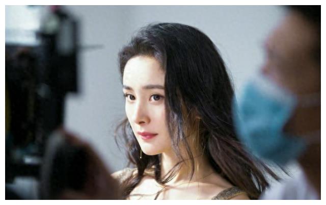Yang Mi and William Chan had constant scandals, but they could not hide their hard-working ...