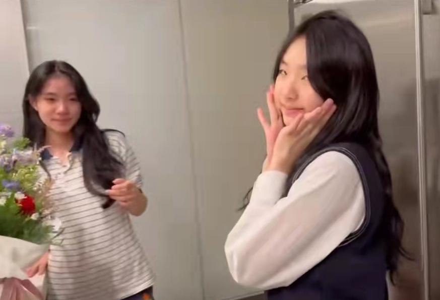 Little S showed up and cried bitterly after the incident!Looking ...