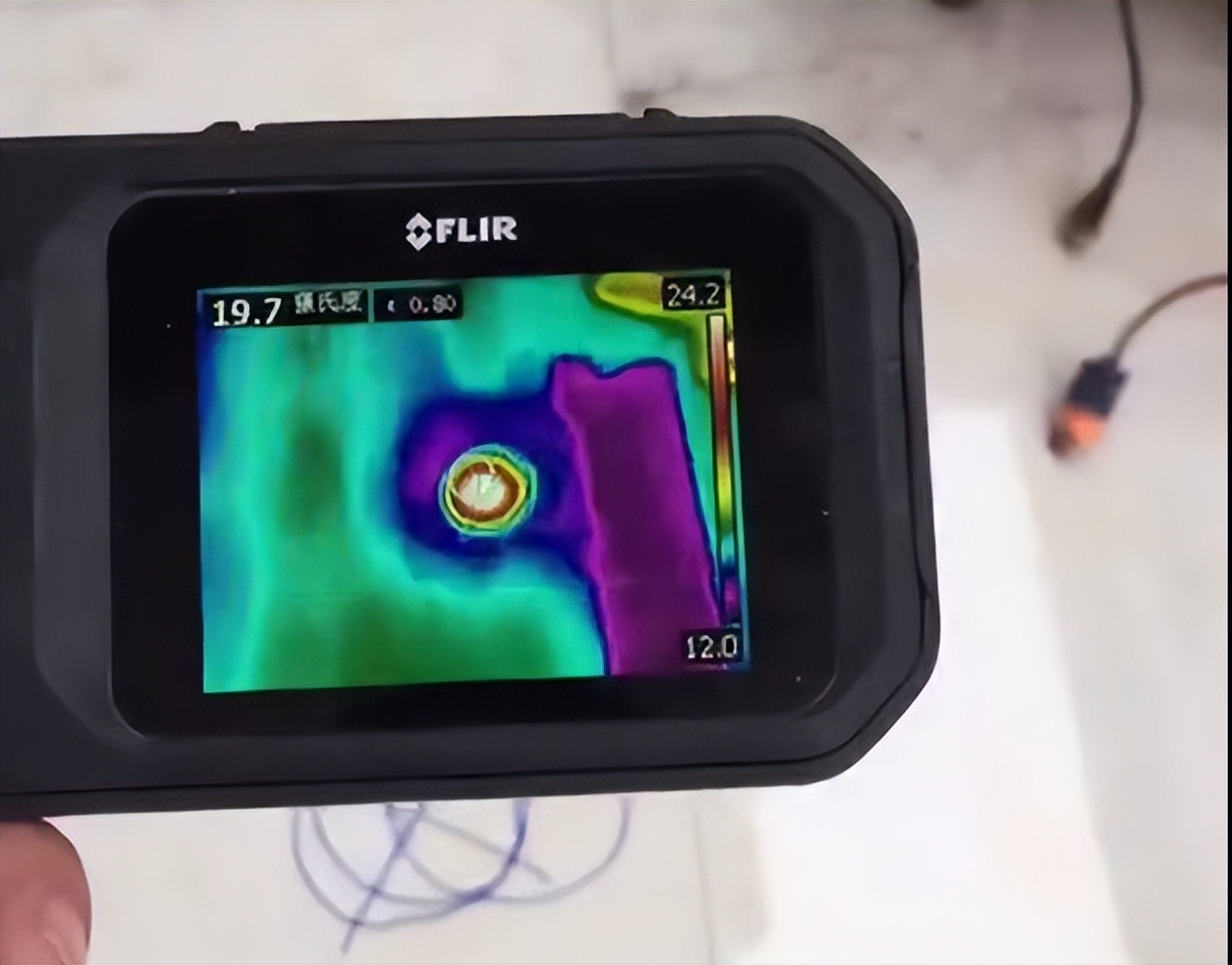 Choose FLIR separate thermal imaging camera for floor heating ...