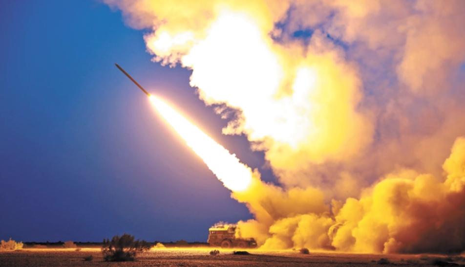 China Guardian 2D long-range rocket launcher with a range of up to 480 ...