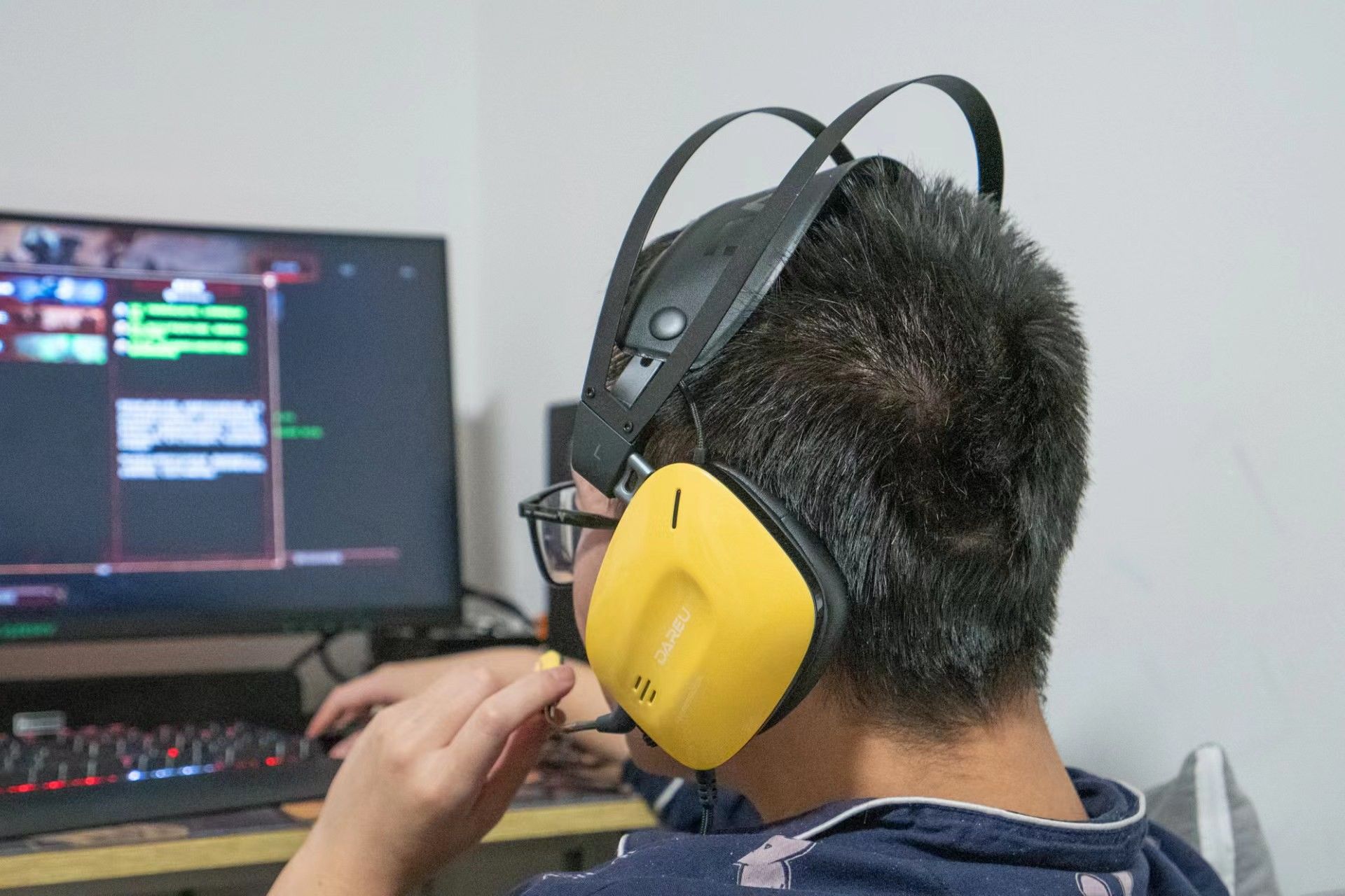 Dareu A730 Ark gaming headset evaluation - iNEWS