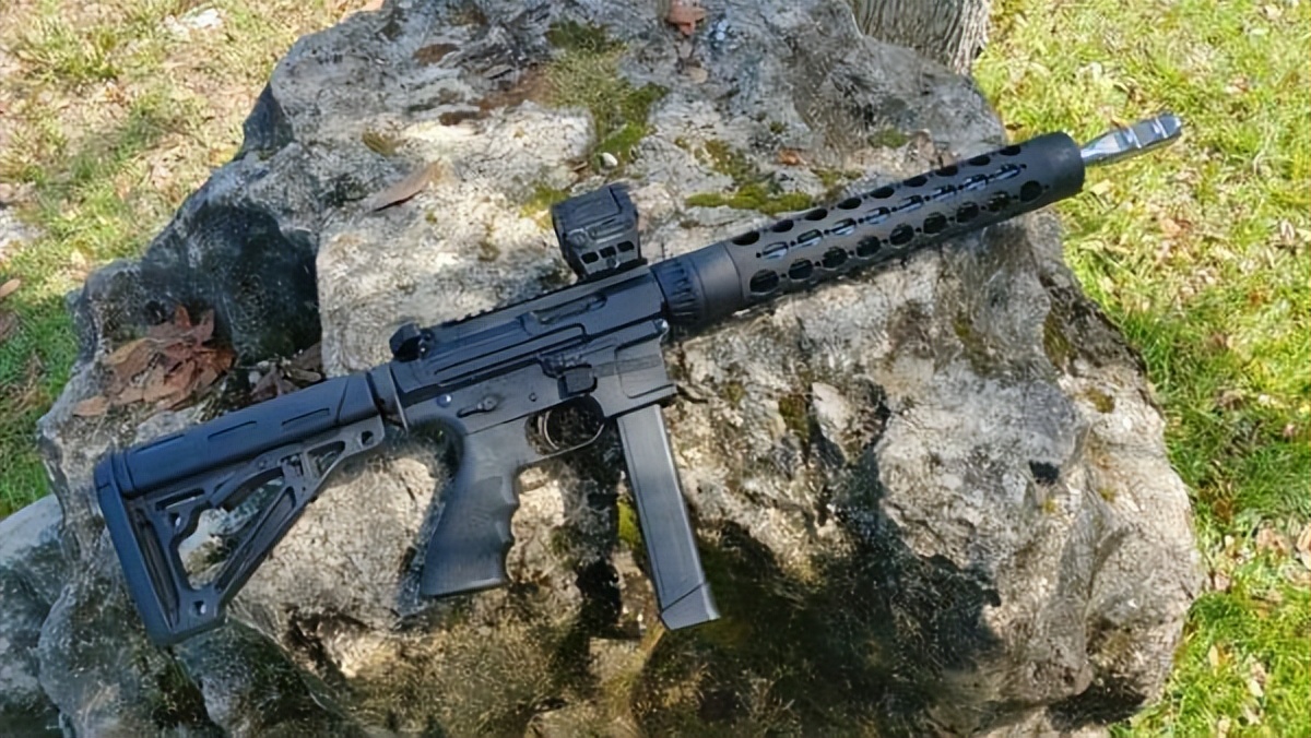 JP5 Carbine: A pistol-caliber carbine with bells and whistles ...