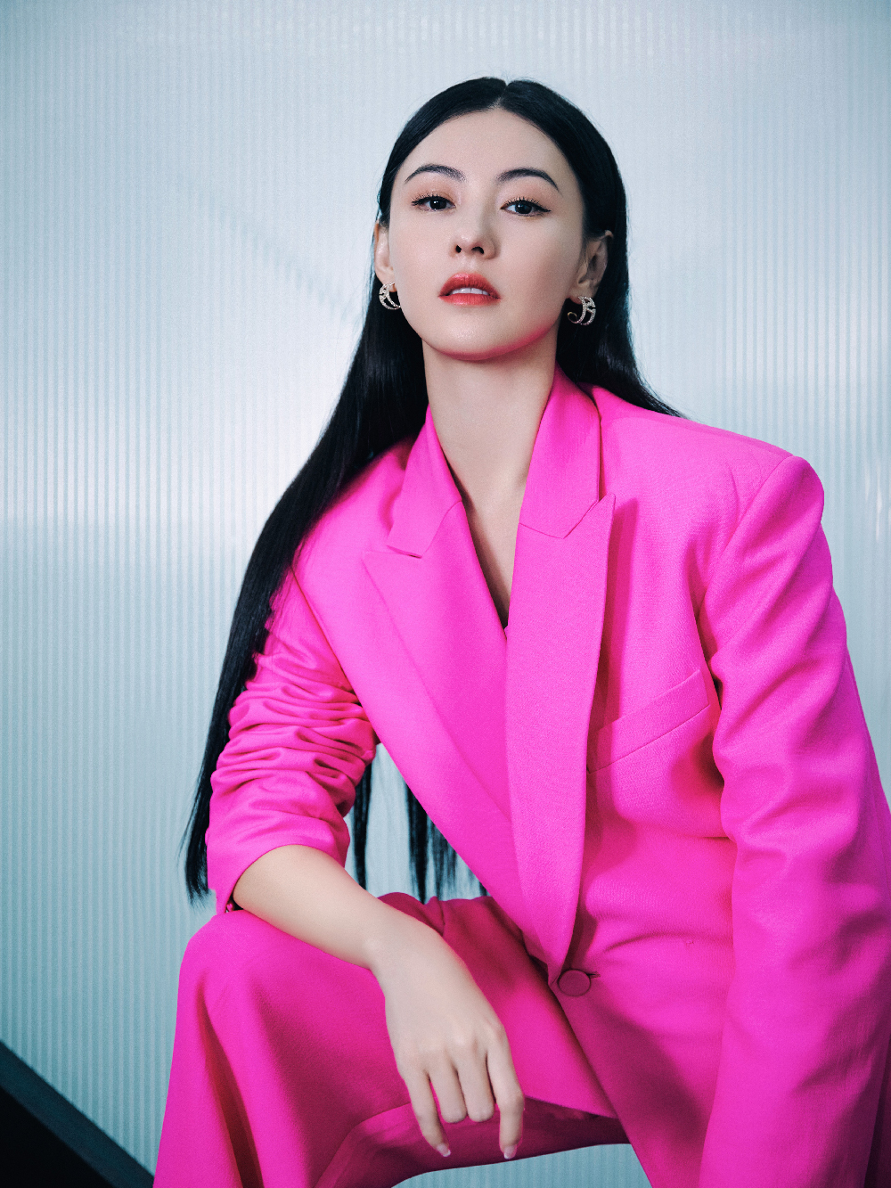 Cecilia Cheung's live broadcast is in perfect condition. The rose red ...