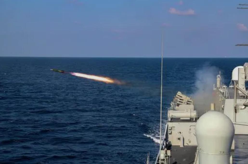 In the face of the "flanking attack" of the U.S. military from the ...