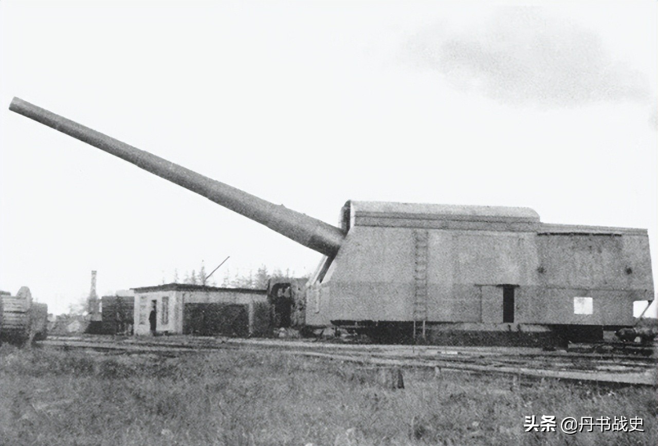 The main gun of the Soviet B-37 406mm battleship, the heavy weapon of ...
