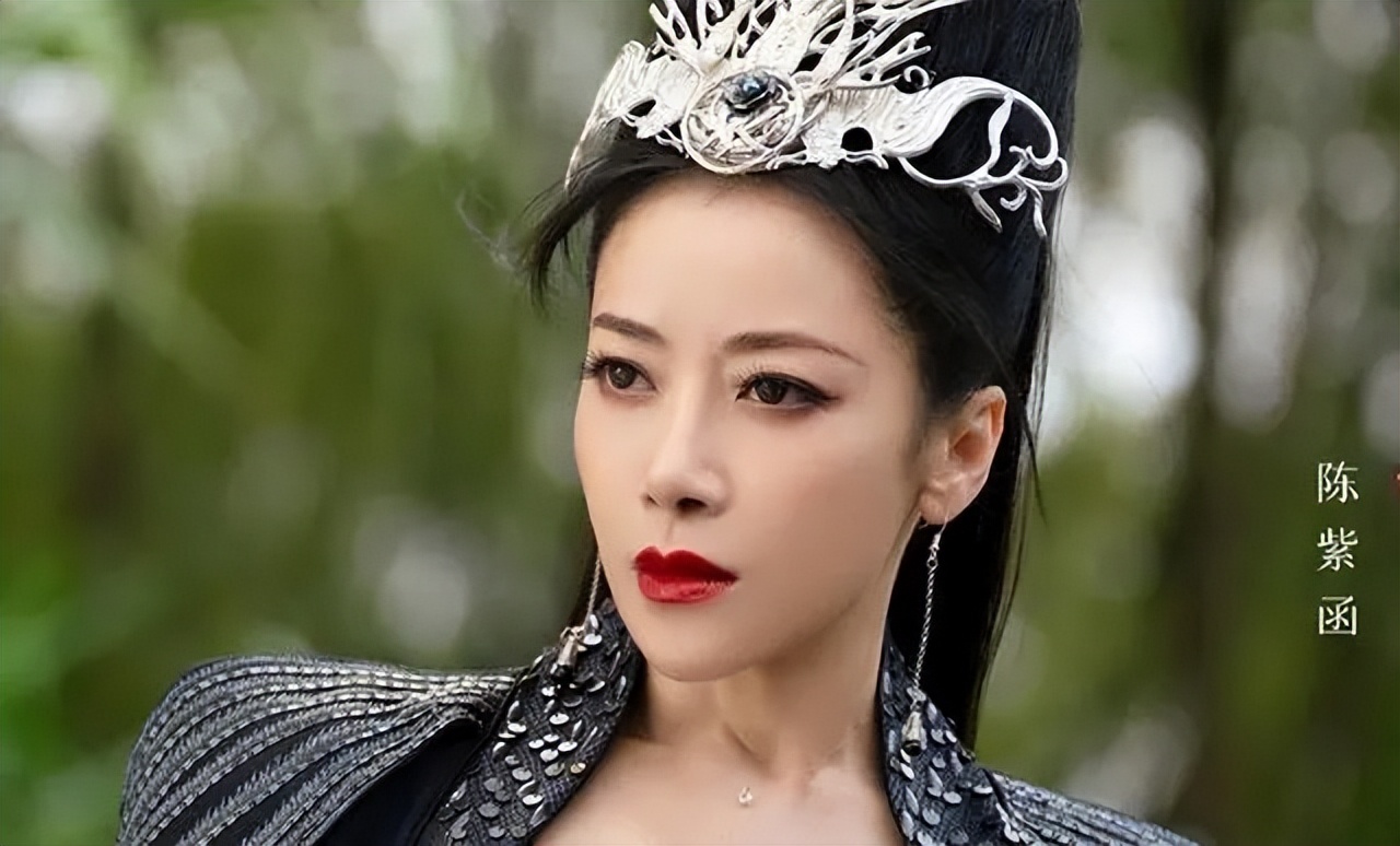 There are many old dramas, [Moon Song Xing] Chen Zihan was young and ...