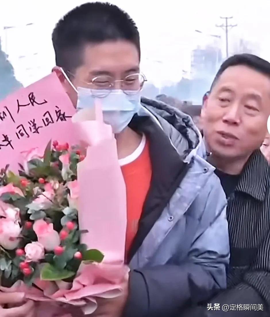 Sun Zhuo celebrated the Mid-Autumn Festival with his family for the ...