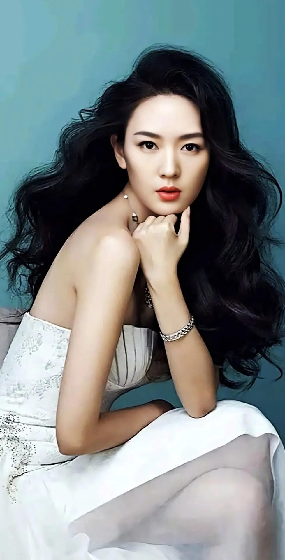 CCTV host Zhang Lei 1 - iNEWS