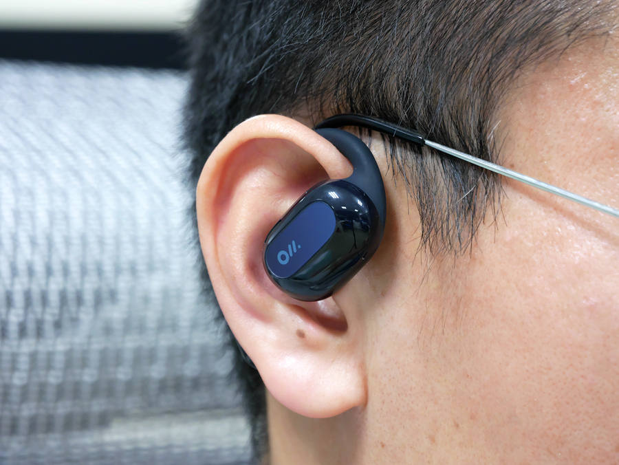 The Healthiest Posture for Wearing Headphones: Comfortable OWS Open ...