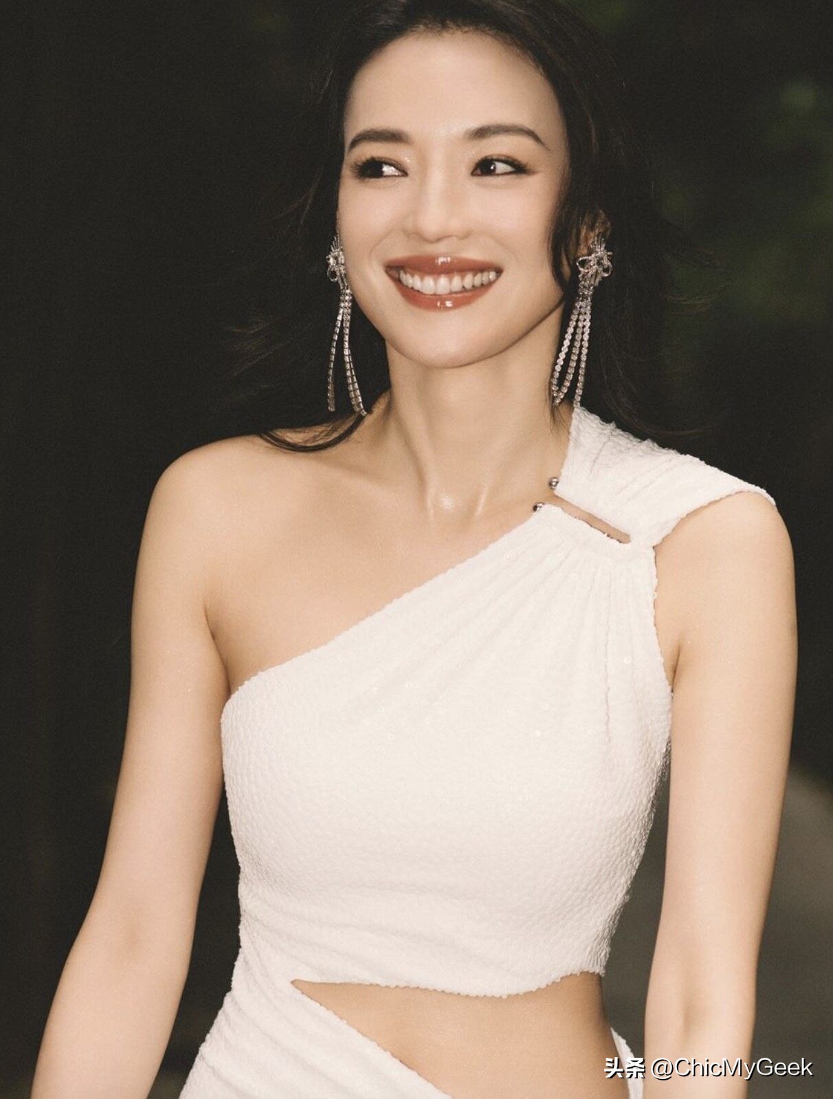 The sexy goddess has to be Shu Qi! Small waist + chopstick legs, 46 ...