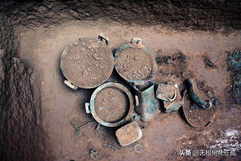 The Han Dynasty traded much more slaves than the Zhou Dynasty. Why is ...