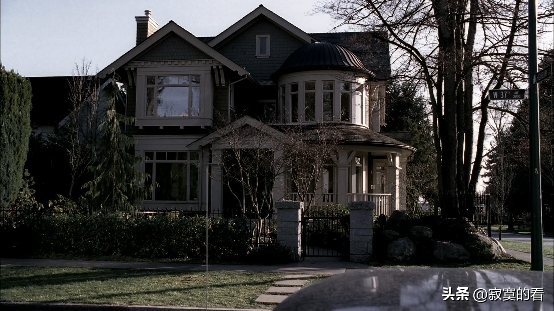 Supernatural Season 1 Episode 19 - iNEWS