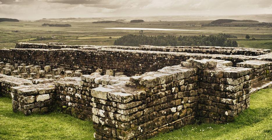 The Roman border defense line: Hadrian's Great Wall, a defense project ...
