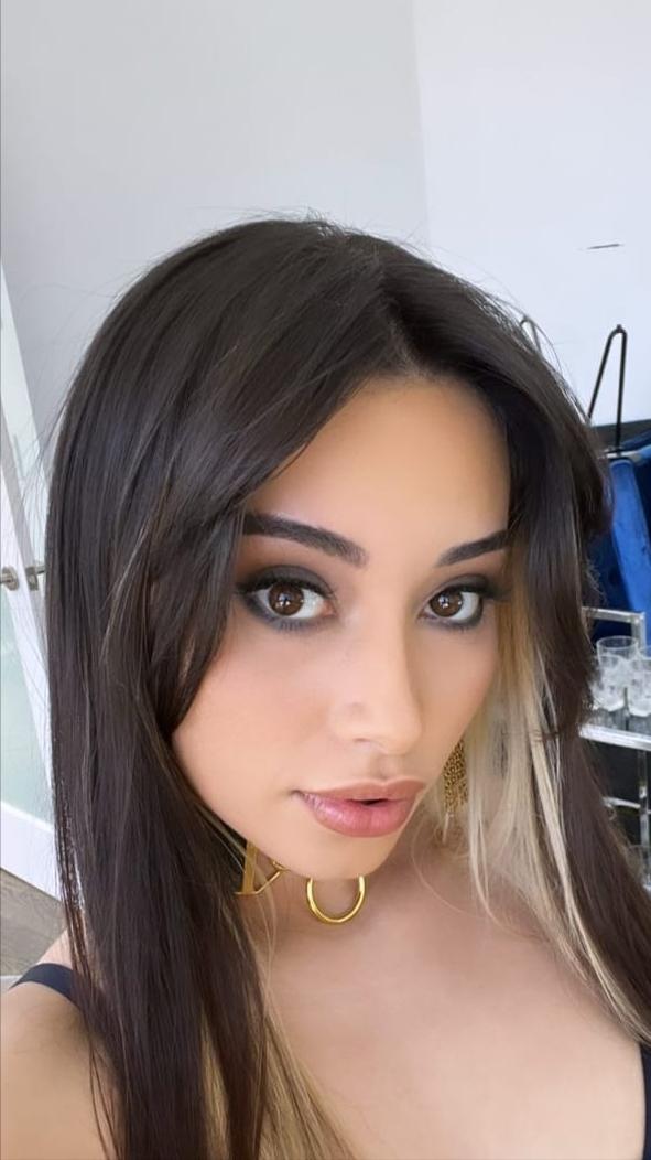 Aria Lee (Aria Lee) 18-year-old Asian actress entered the showbiz - iNEWS