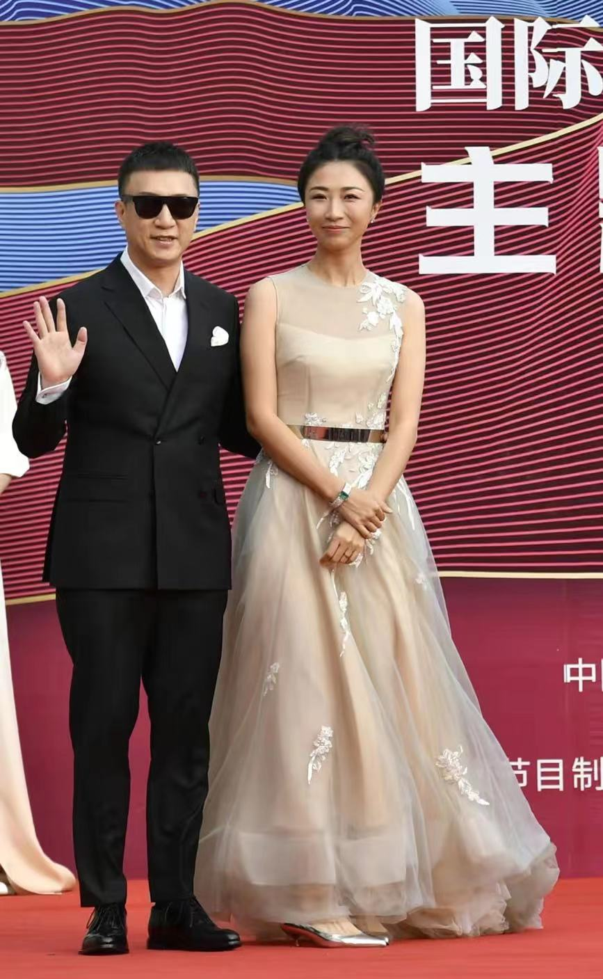 Lushan Film Week: Sun Honglei and his wife show their affection, Zhang ...