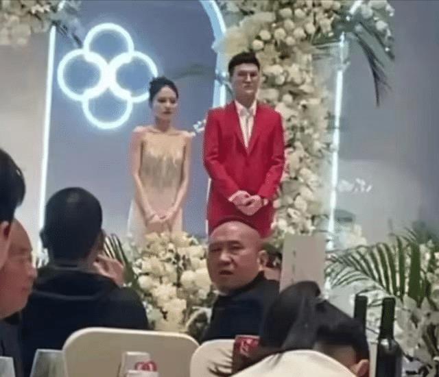 Xiang Sixing's five-minute rude Neptune video went viral. I broke down ...