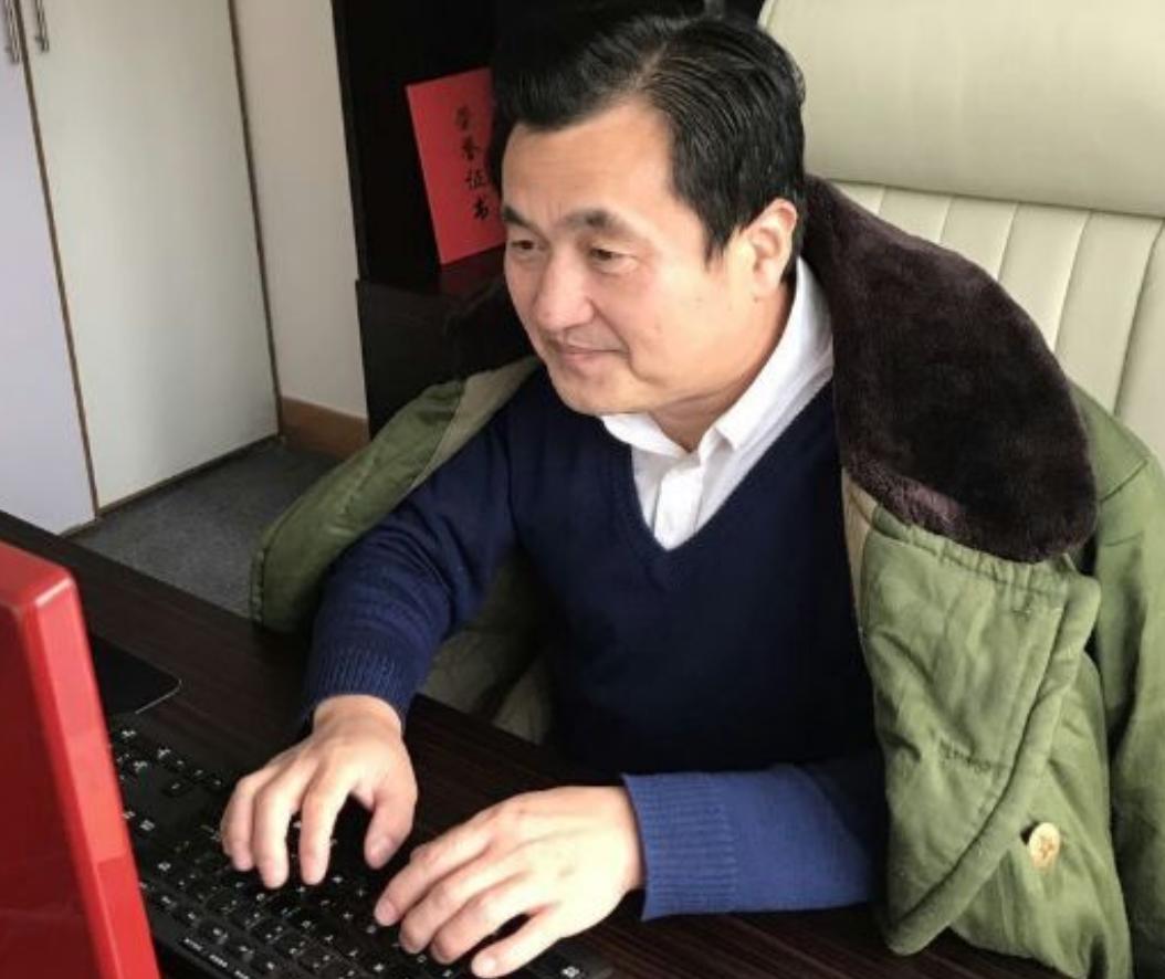 Coat is on fire again?The well-known director said he wouldn't wear it ...