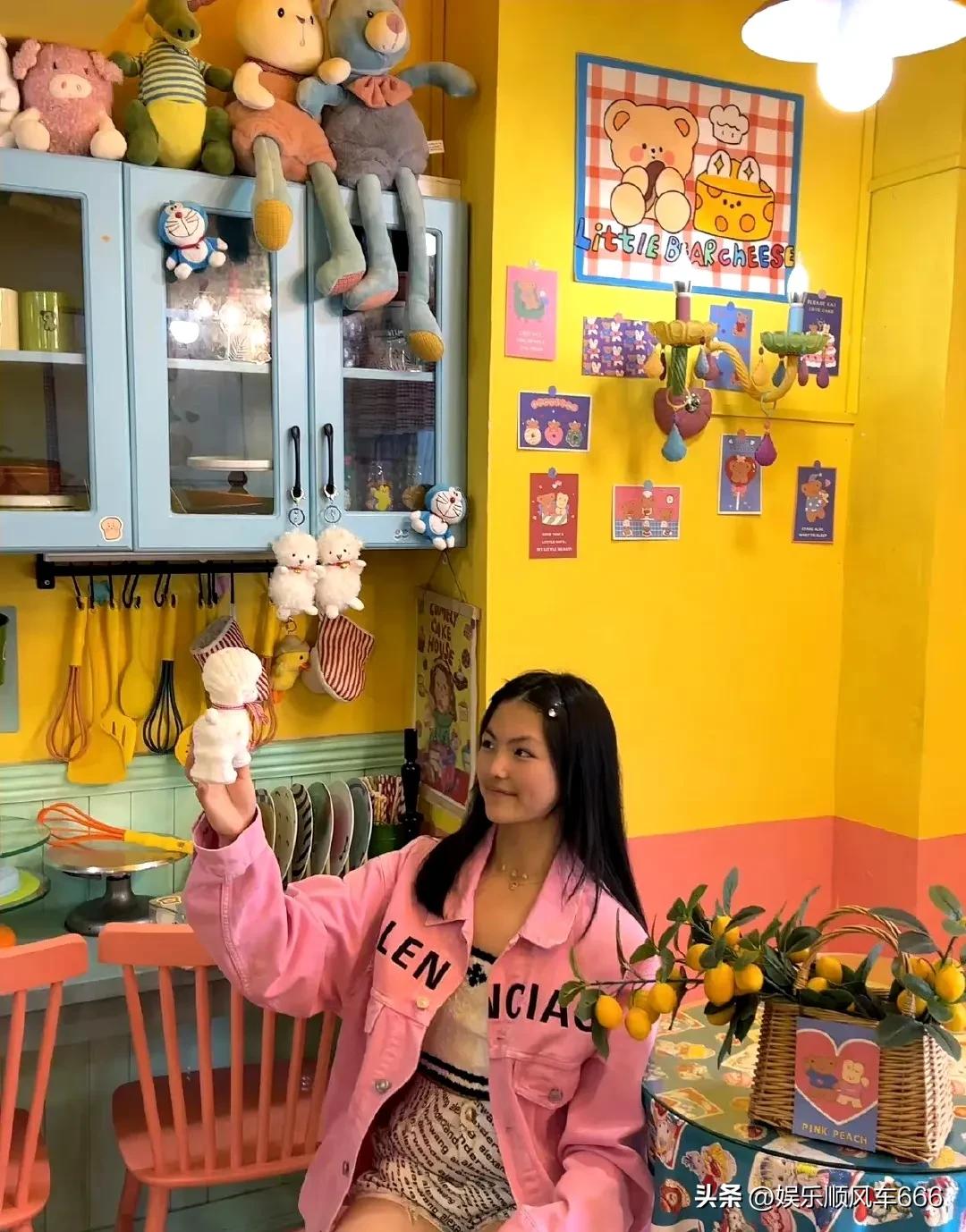 Wang Shiling asks Chen Haomin's daughter to bake, make cakes, and dance ...