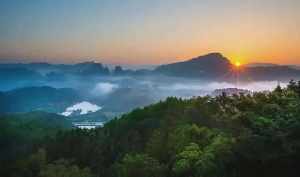 Tremendous things, outstanding people - iNEWS