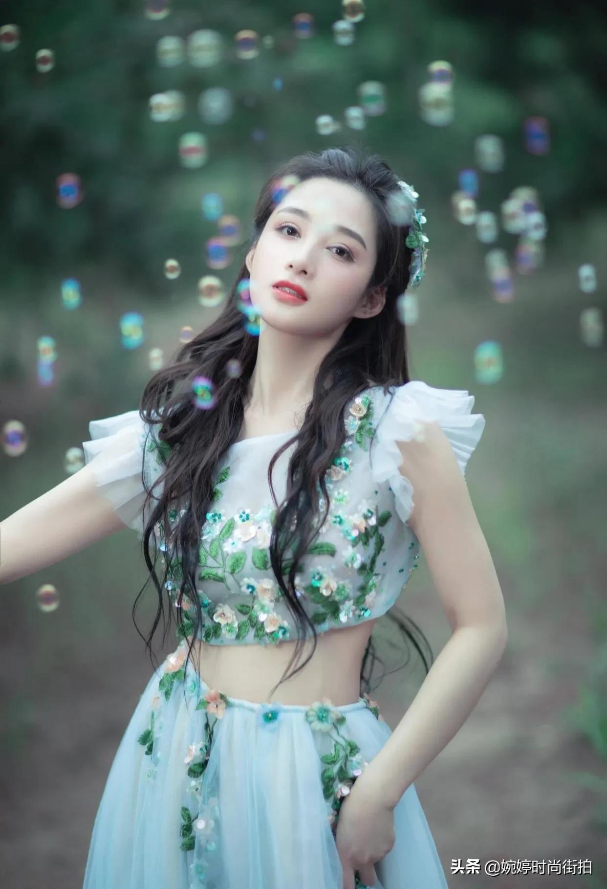 Fashion photo series: Sun Jialu is so beautiful, as if she has fallen ...