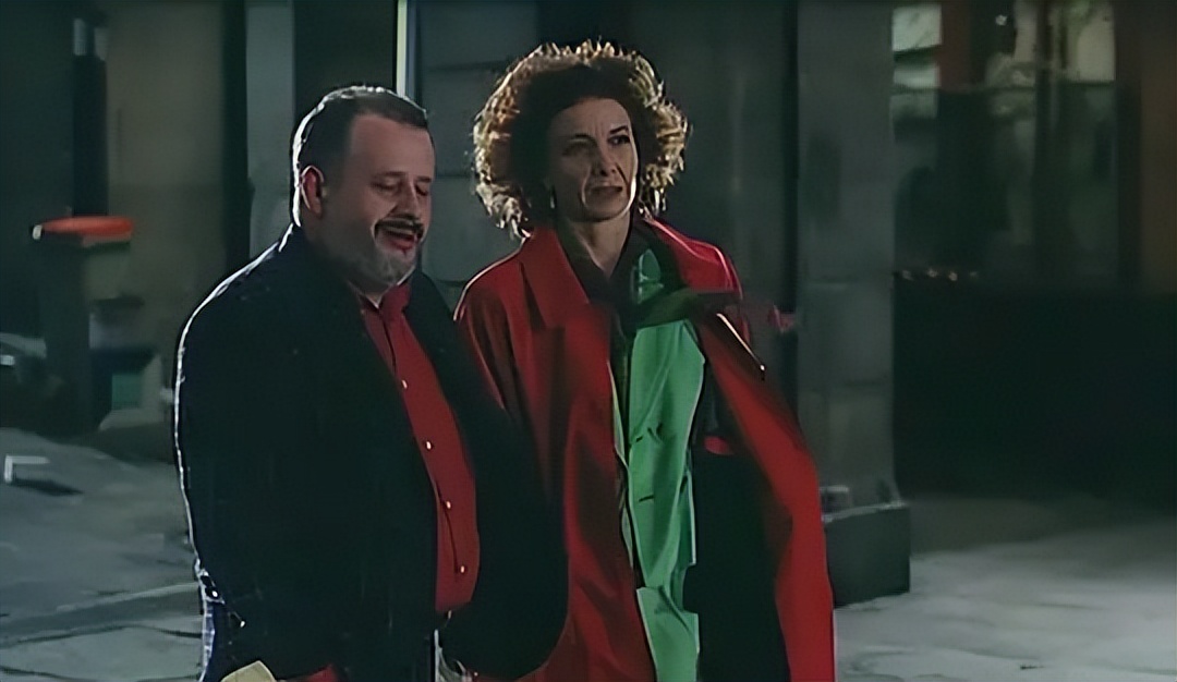 How to explore female identity, emotional needs and social pressure ...