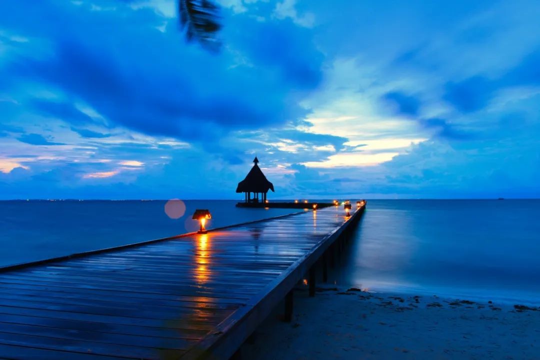 After middle age, the smart way to live: static - iMedia