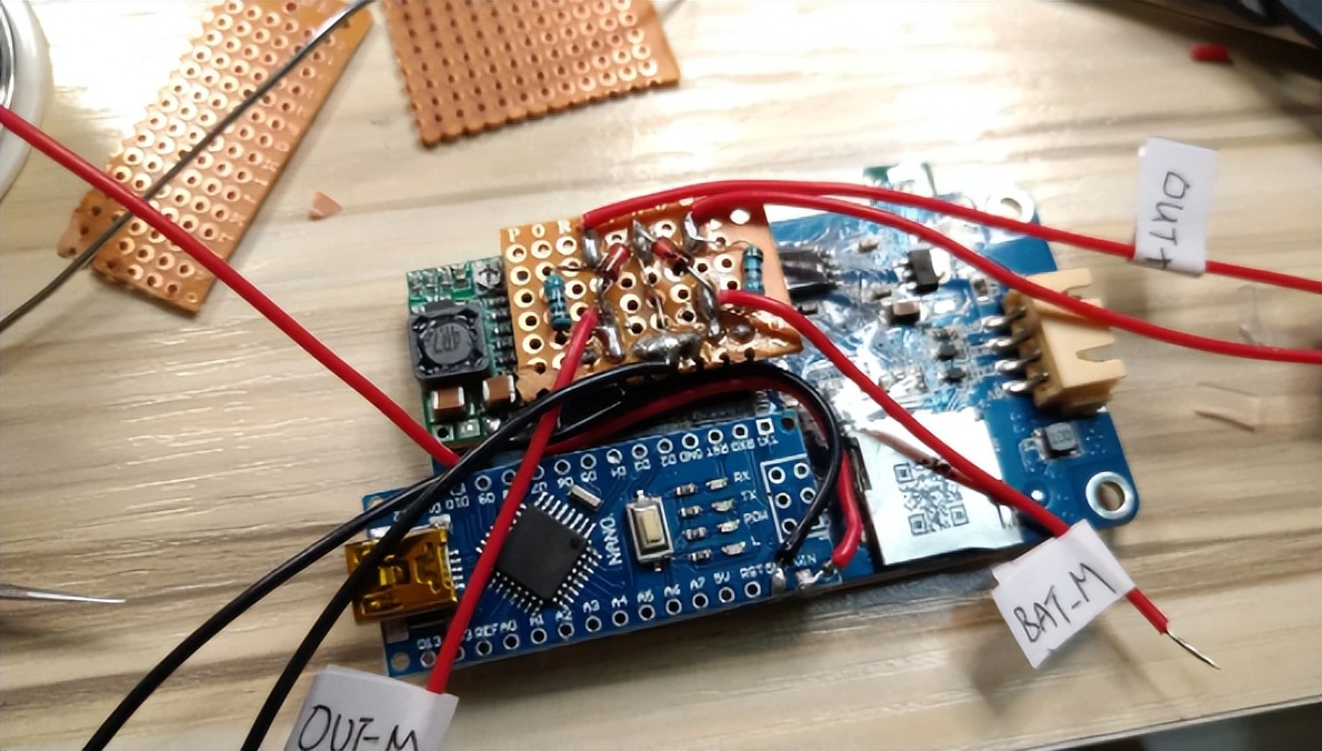 DIY 60W PD Power Bank - With Arduino Real Time Battery Information ...
