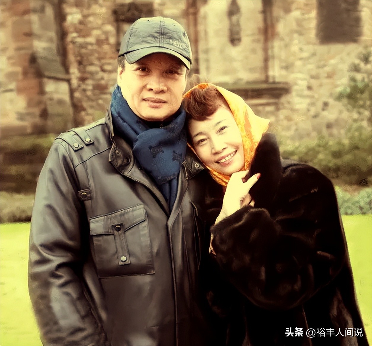 Yan Weiwen Celebrates the 50th Anniversary of Love!Sweet embraces his ...