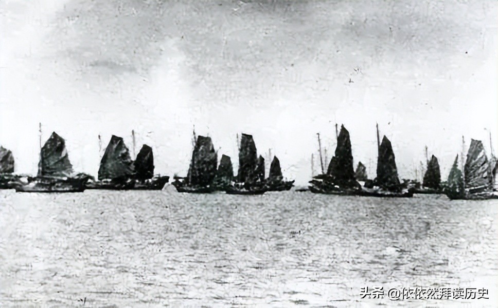 The monuments of the martyrs who died for the liberation of Hainan ...