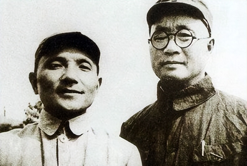 Liu Bocheng persuaded Yang Sen to protect Chongqing, and Yang Sen said ...