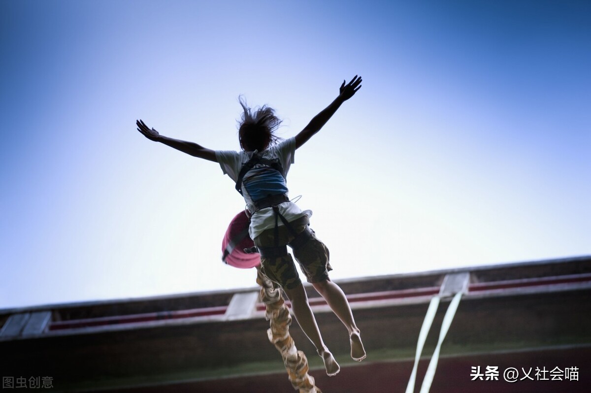 What happens to the body when a person falls from a height? - iNEWS