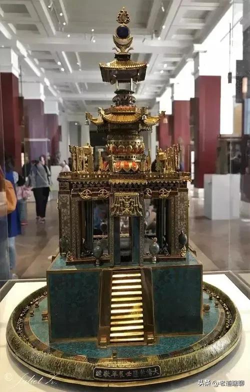 How many of the 8 million pieces in the British Museum's collection ...