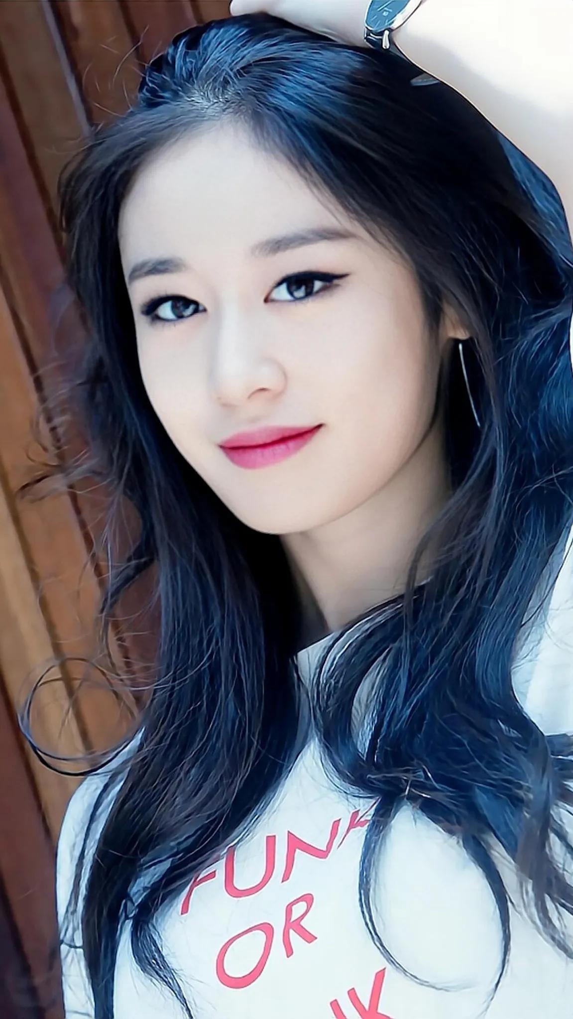 Park Ji-yeon - iNEWS