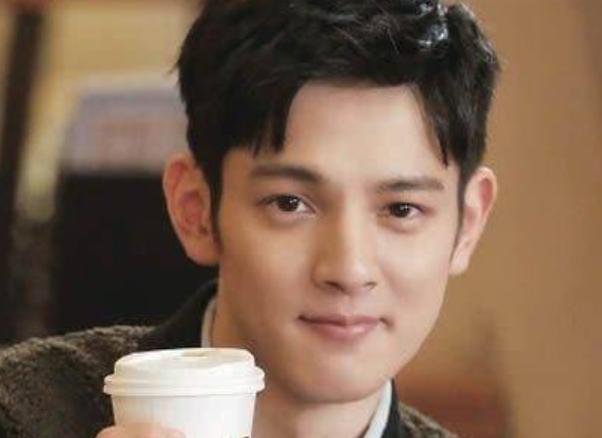 Wang Runze: "Hu Ge" from a poor family, his grandma picked up trash to ...